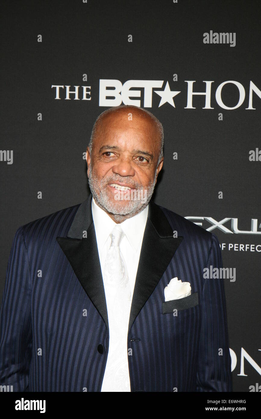 The BET Honors 2014 Hosted by Wayne Brady Honoring Aretha Franklin ...