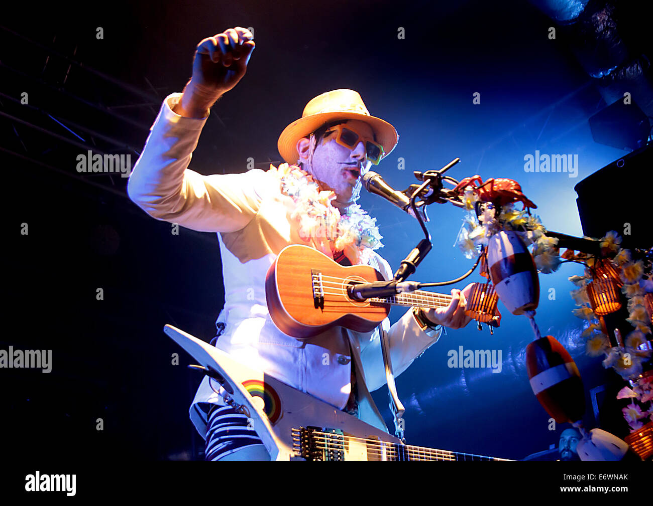 Wes borland limp bizkit performing hi-res stock photography and images ...