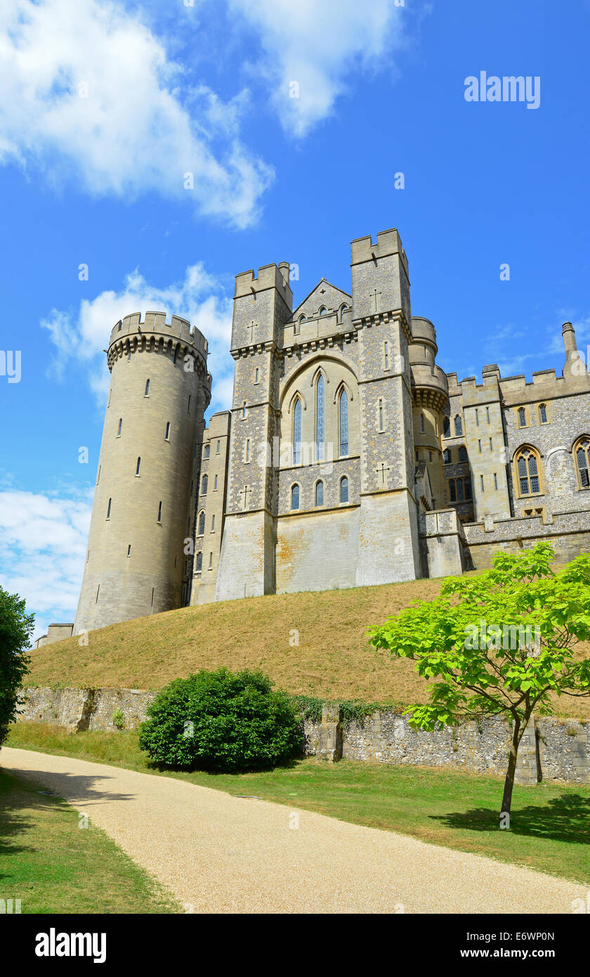 Medieval castle england west sussex hi-res stock photography and images ...