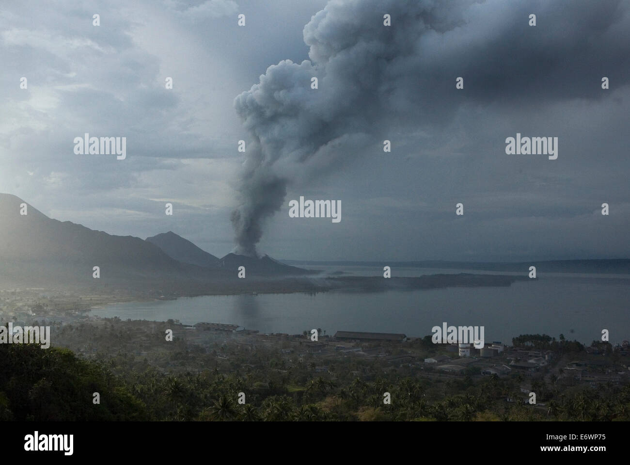 Tavurvur volcano and Blanche bay from Rabaul lookout. Tavurvur Volcano ...