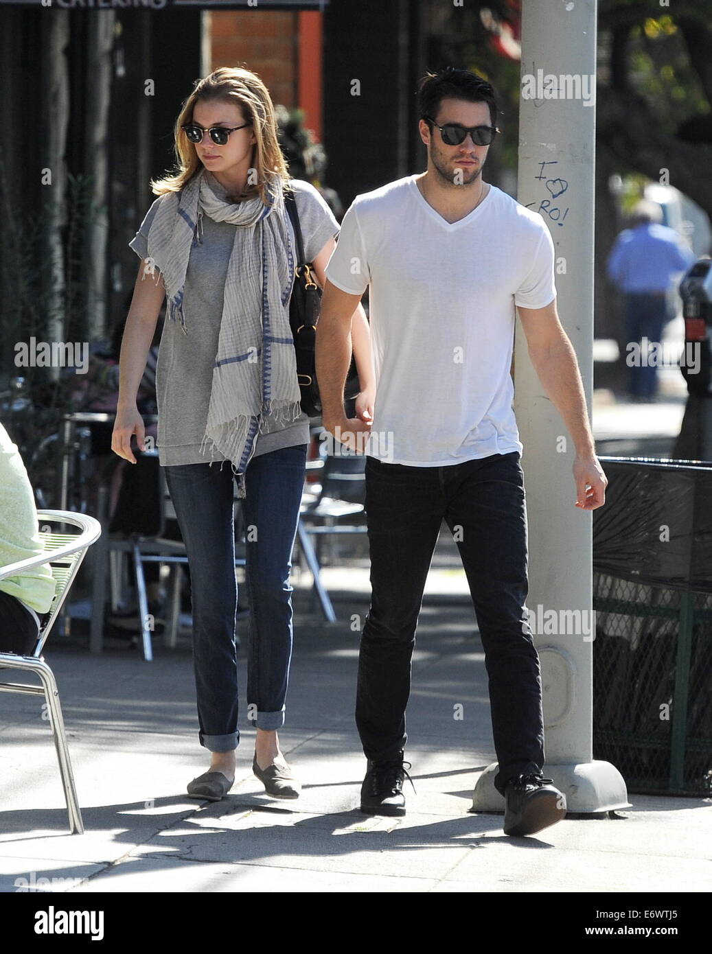 Emily Vancamp And Josh Bowman On A Lunch Date Pictures Emily VanCamp