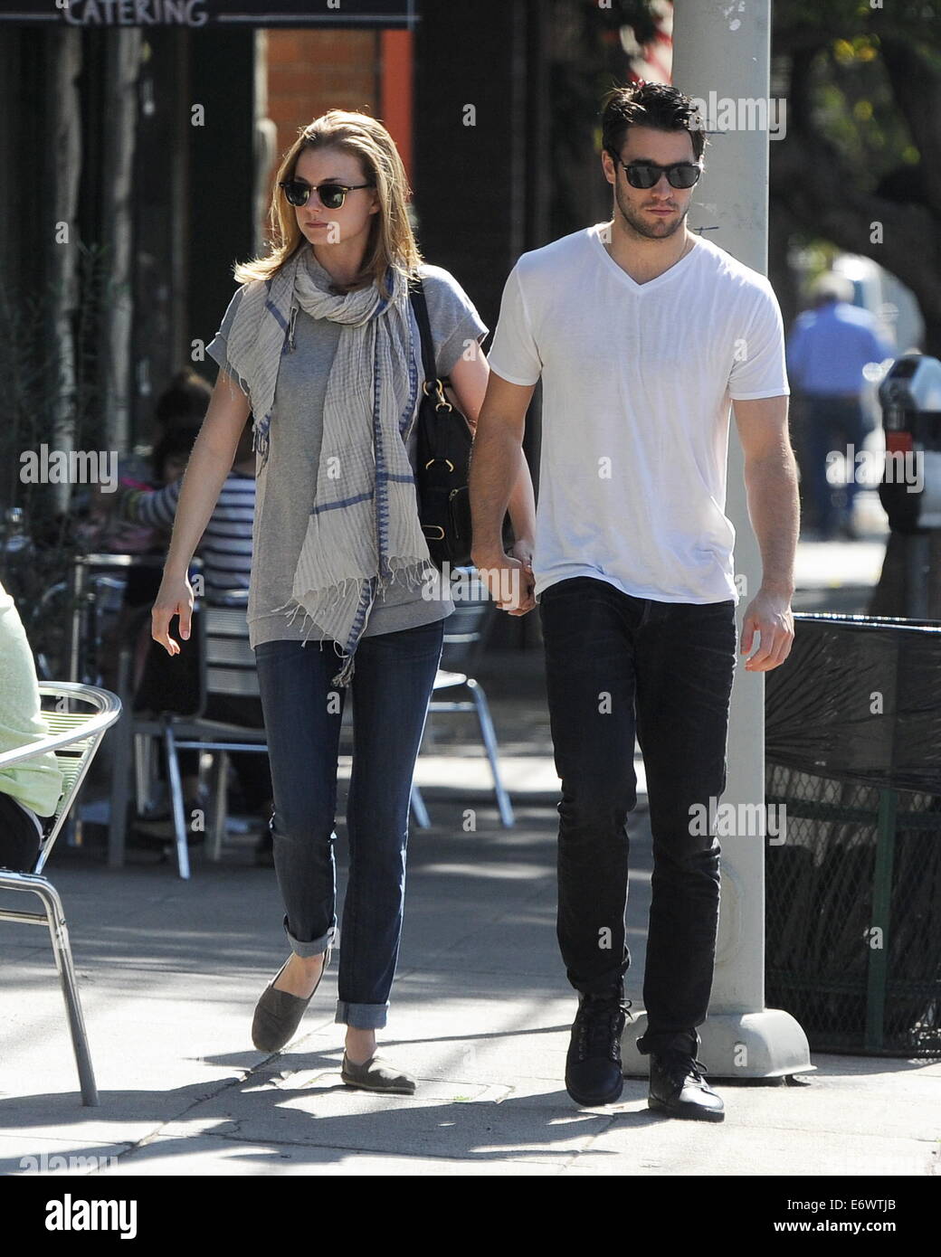 Josh Bowman And Emily Vancamp Beach