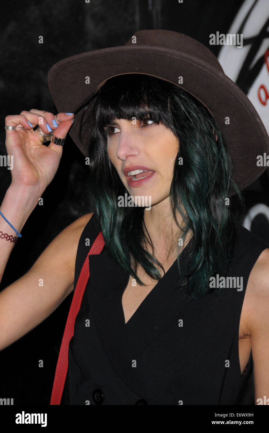 Mercedes-Benz New York Fashion Week Fall/Winter 2014 - Alice + Olivia ...