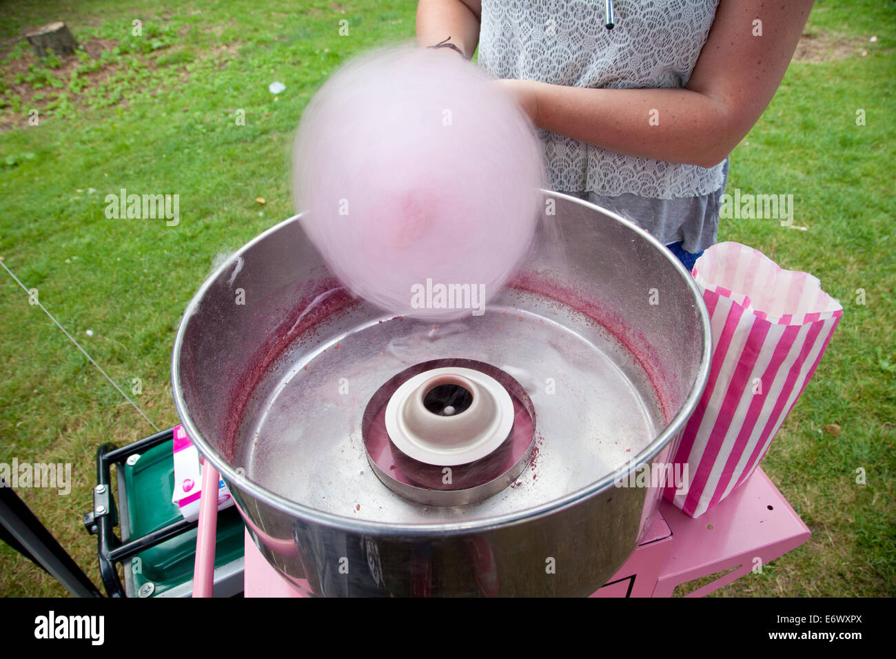 Candyfloss hi-res stock photography and images - Alamy