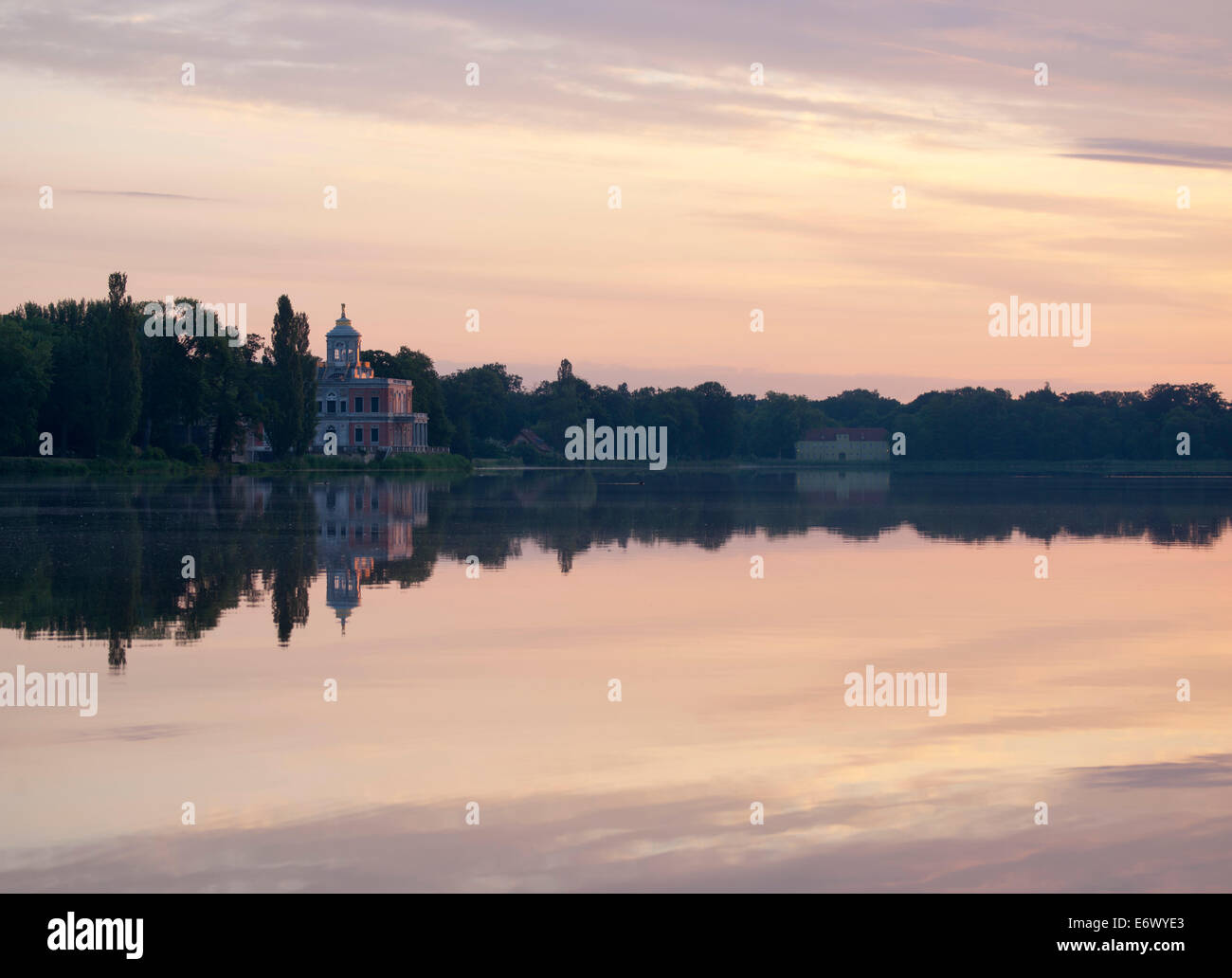 lake Heiliger See in the morning light with Marble Palace, New Garden ...