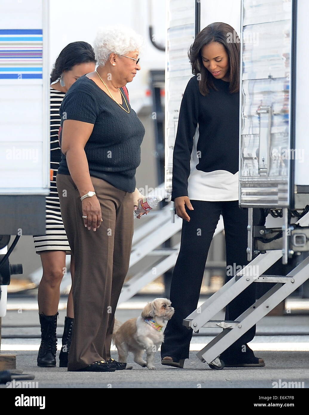 Actress Kerry Washington gets a special visit from parents, mom Valerie ...