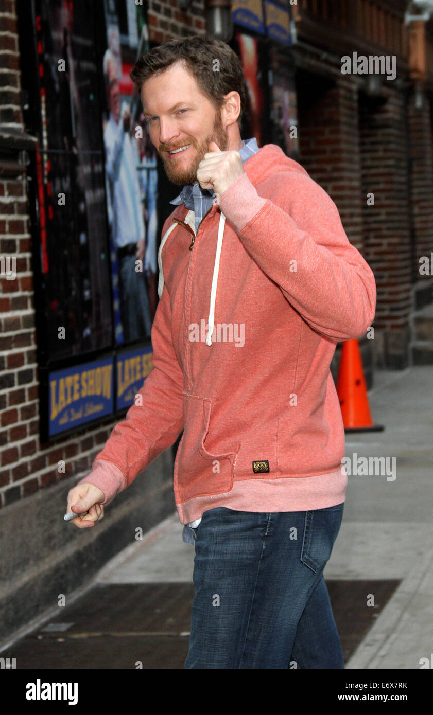 Celebrities arrive outside the Ed Sullivan Theater, for the taping on ...