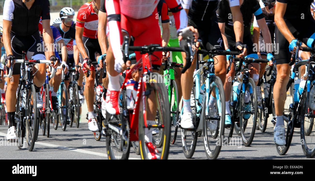 Cycling leg muscle hi-res stock photography and images - Alamy