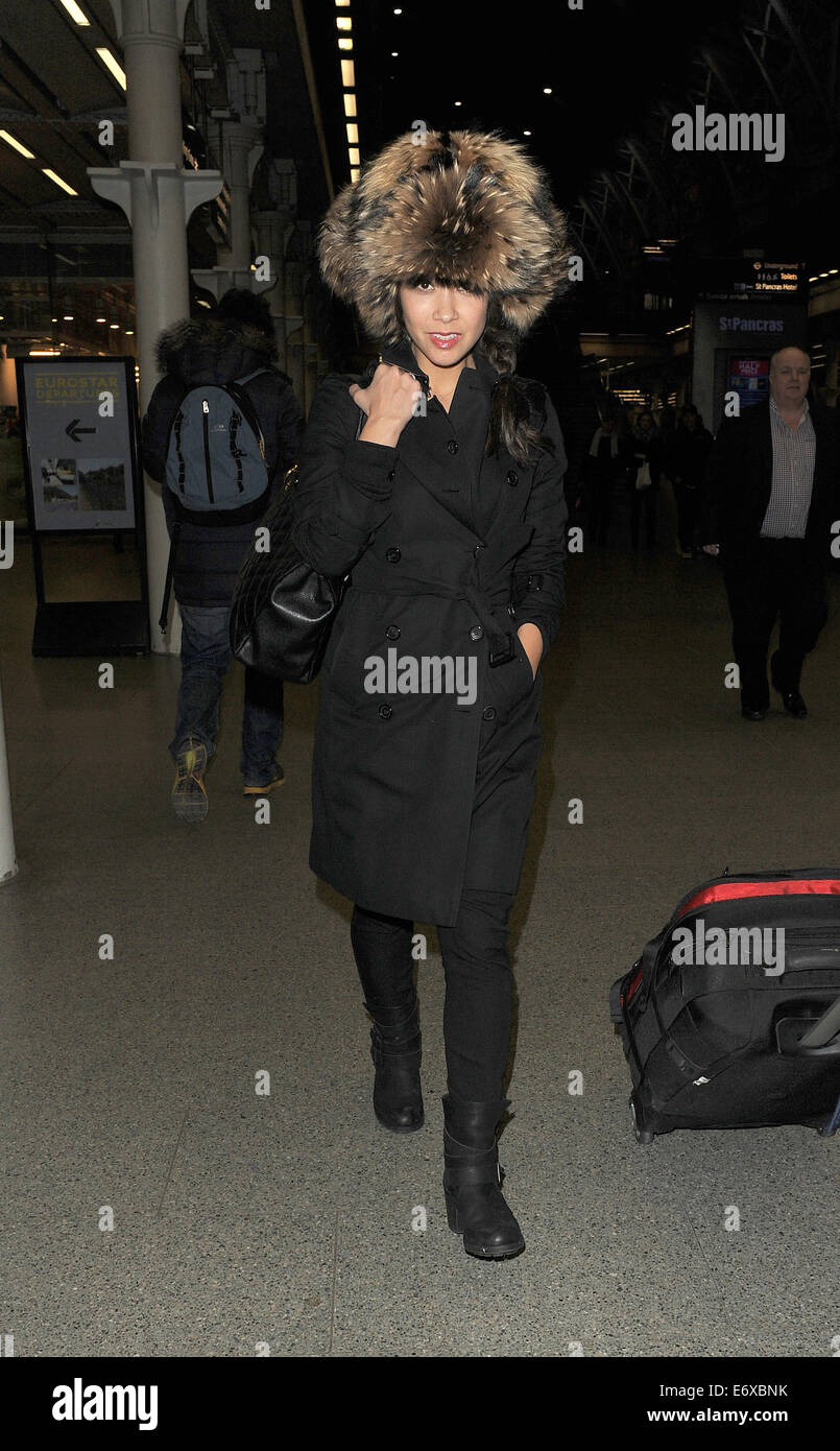 Myleene Klass arriving in London on a Eurostar train from Paris ...