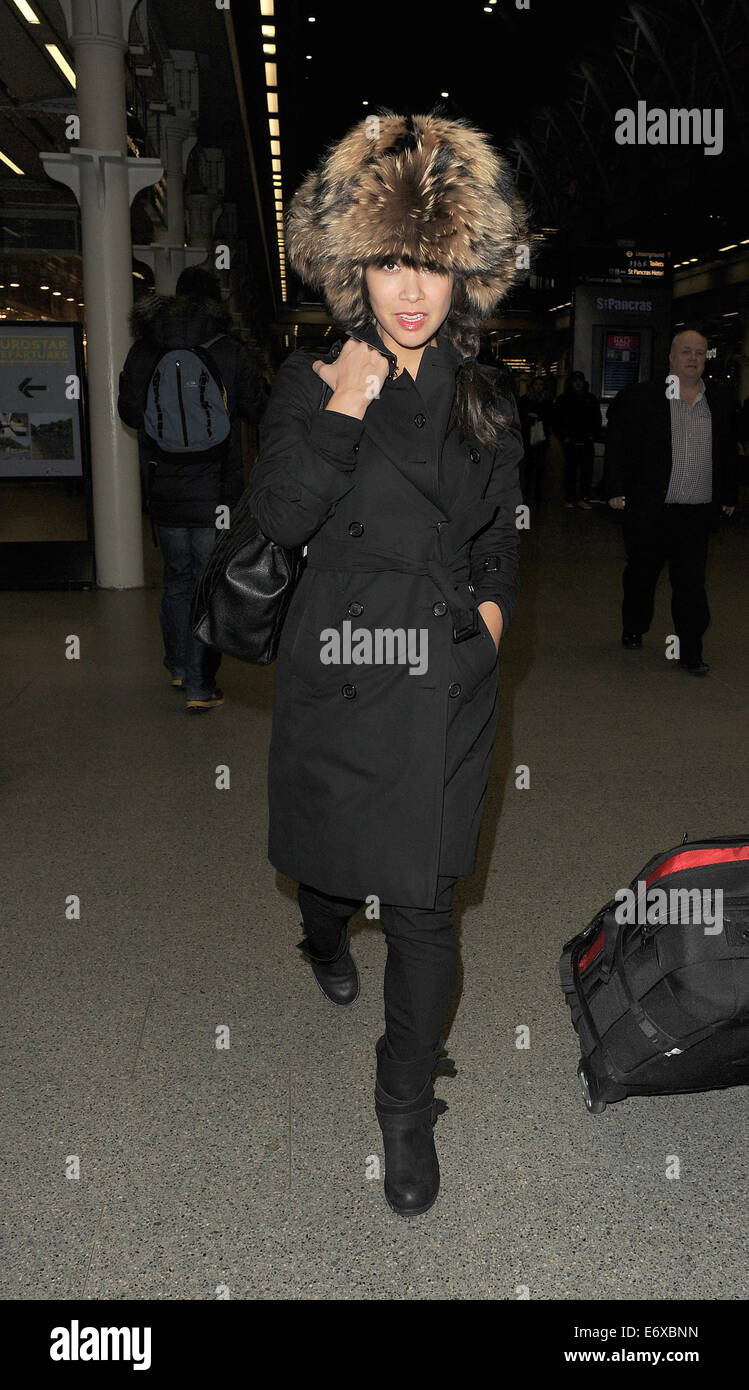 Myleene Klass arriving in London on a Eurostar train from Paris ...