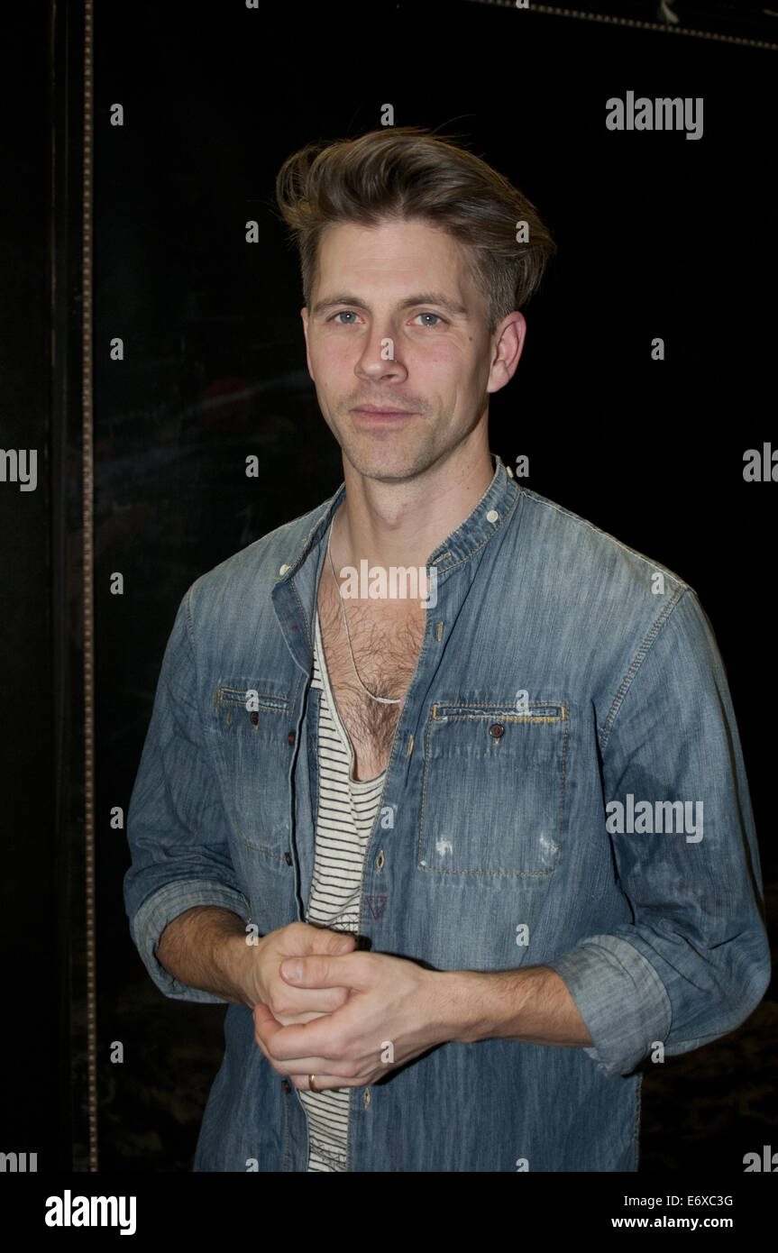 Culcha Candela meeting Swan Lake Reloaded Ensemble Featuring: Fredrik ...