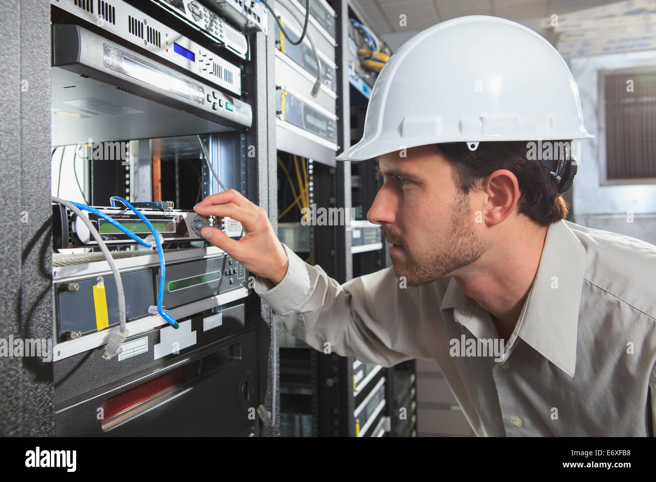 Network server room hi-res stock photography and images - Alamy