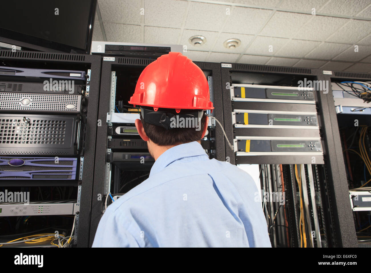 Distribution center hi-res stock photography and images - Alamy