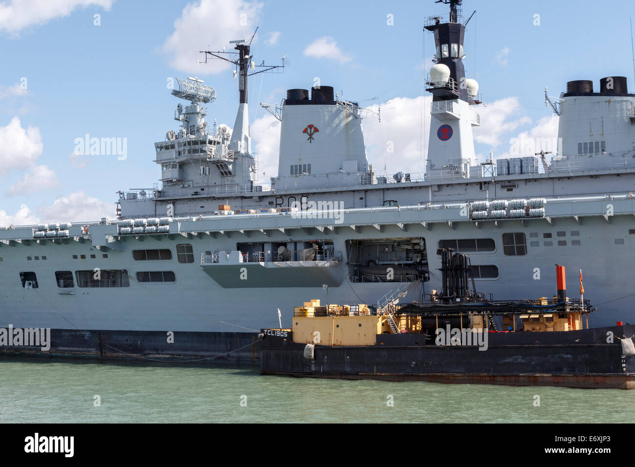 HMS Illustrious R06 Invincible-class light aircraft carrier royal navy ...