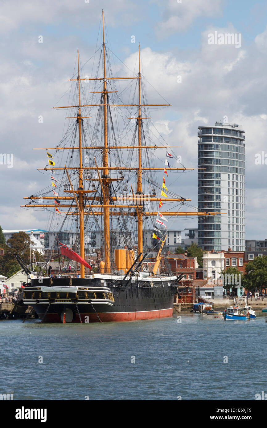 Hms warrior gun hi-res stock photography and images - Alamy