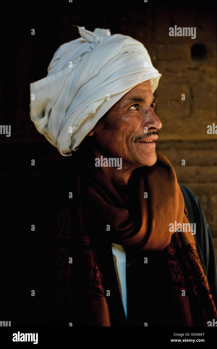 Temple guard in the temple of karnak hi-res stock photography and ...