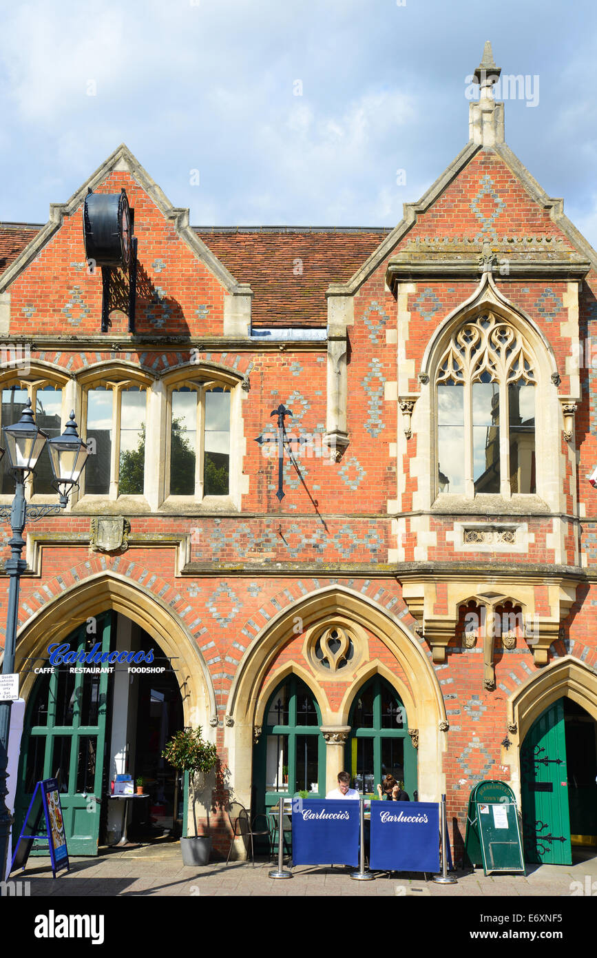 Berkhamsted town centre high street hi-res stock photography and images ...