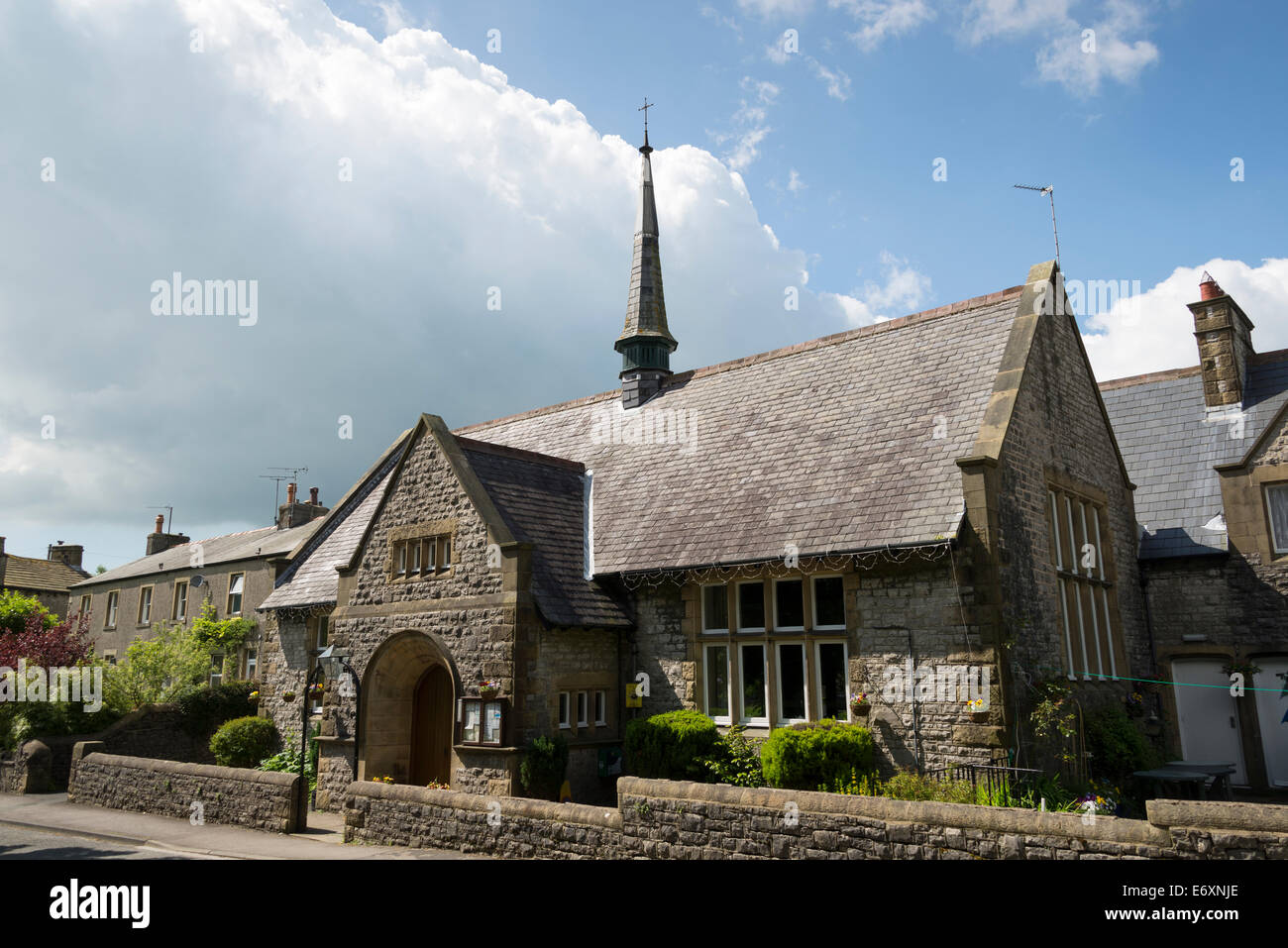 Langcliffe yorkshire hi-res stock photography and images - Alamy