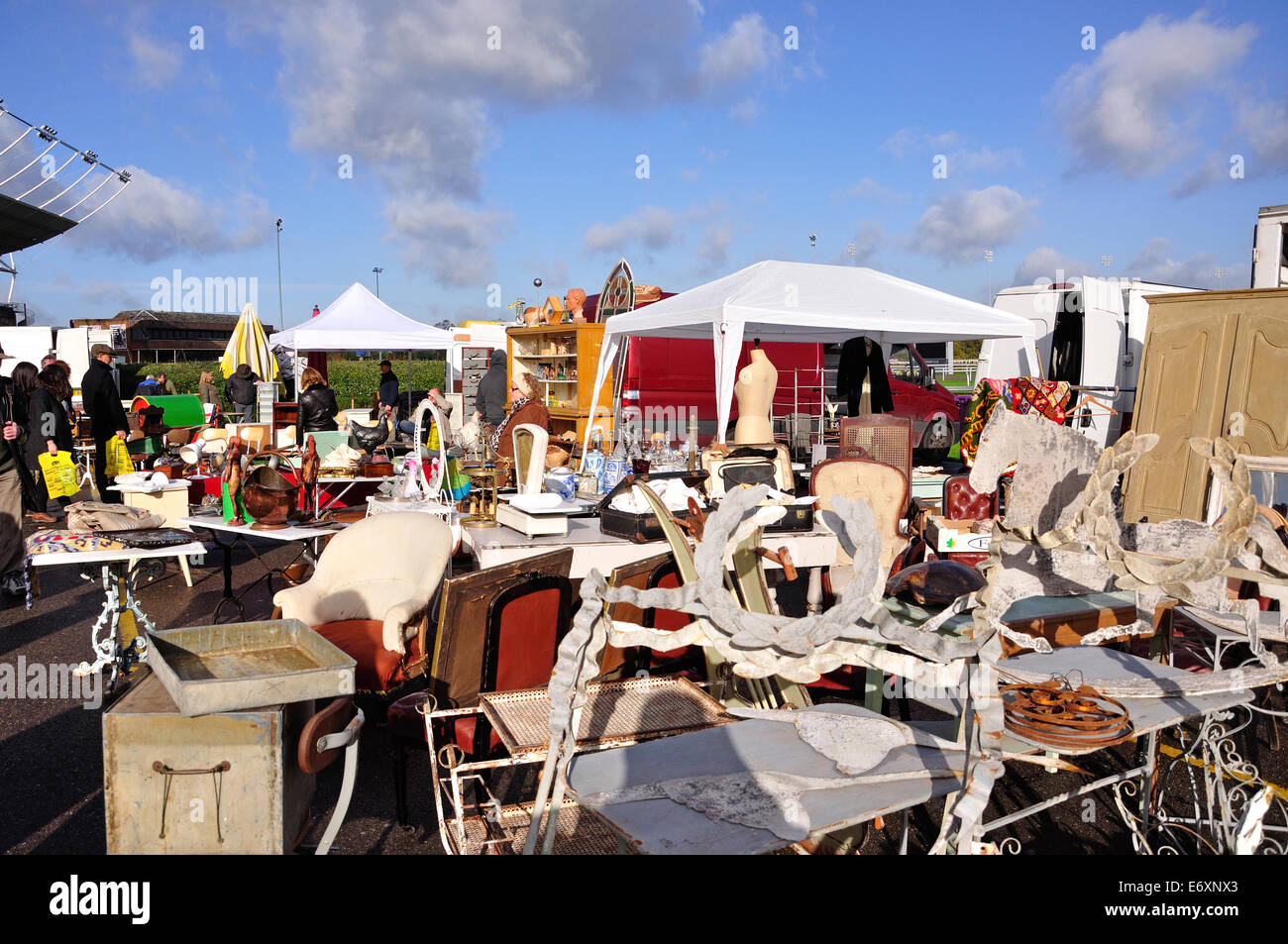 Sunbury Antiques Market, Kempton Park Racecourse, Sunbury-on-Thames ...