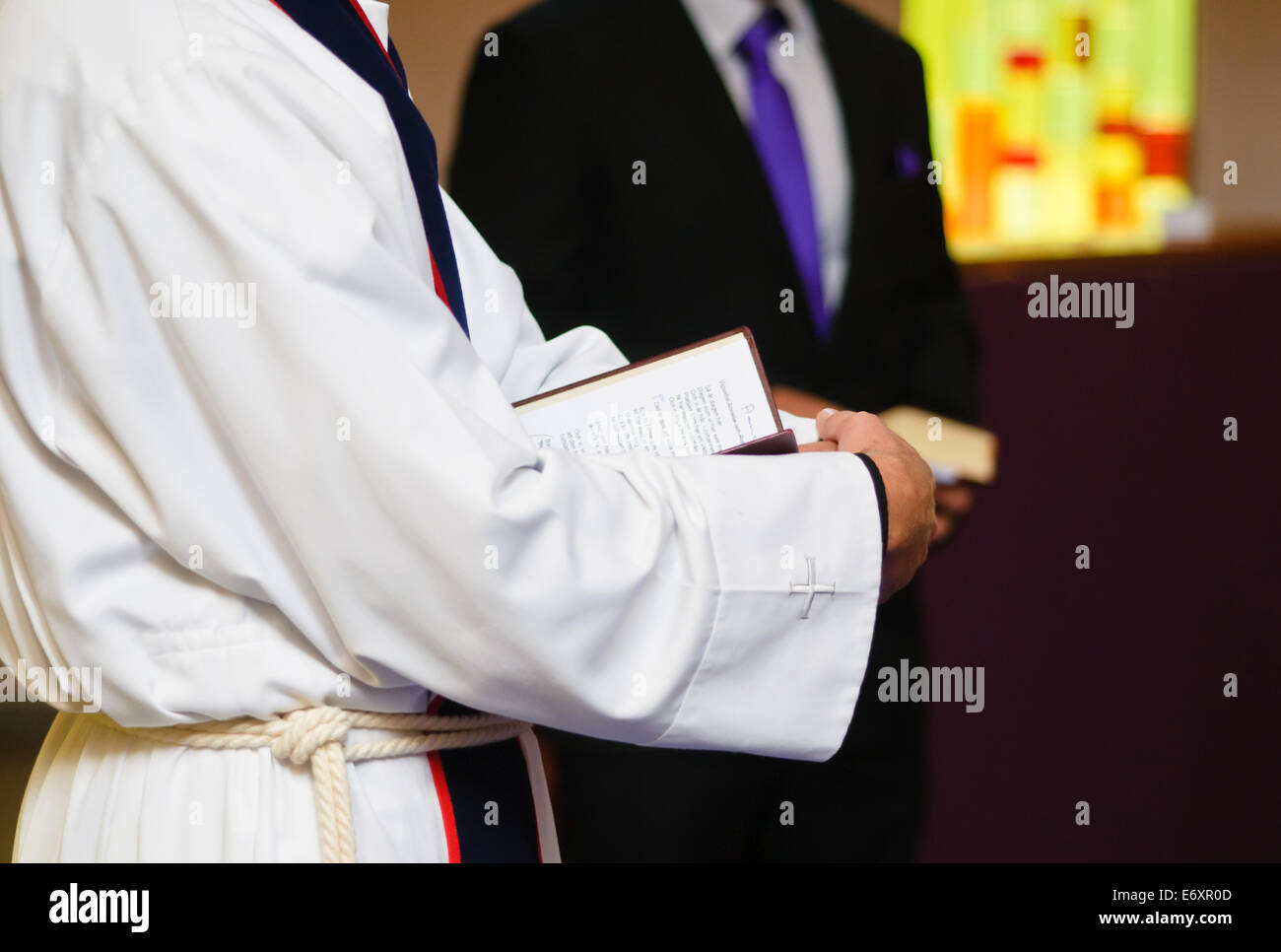 Bible reading congregation hi-res stock photography and images - Alamy