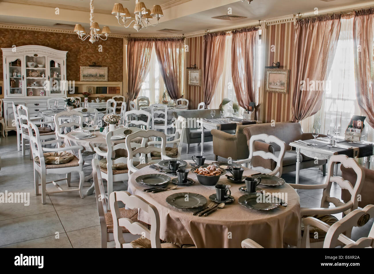 A beautiful wedding reception setting in classical restaurant Stock ...