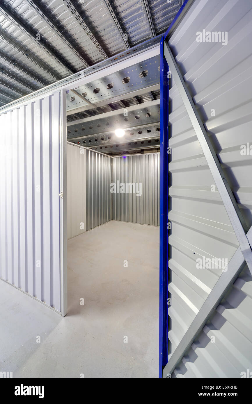 Interior of a modern warehouse, clean and empty Stock Photo - Alamy