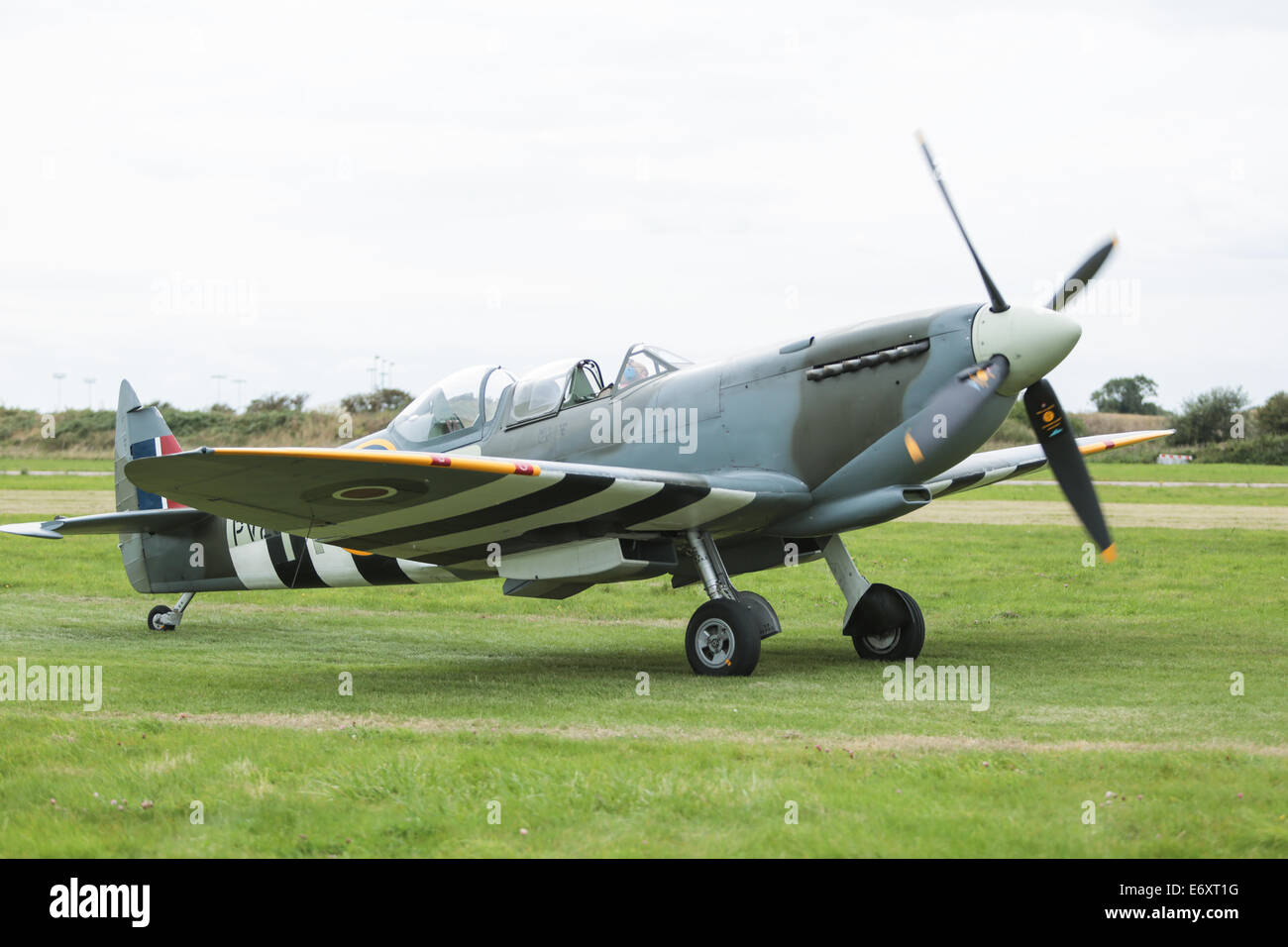 Supermarine spitfire ixt pv202 hi-res stock photography and images - Alamy