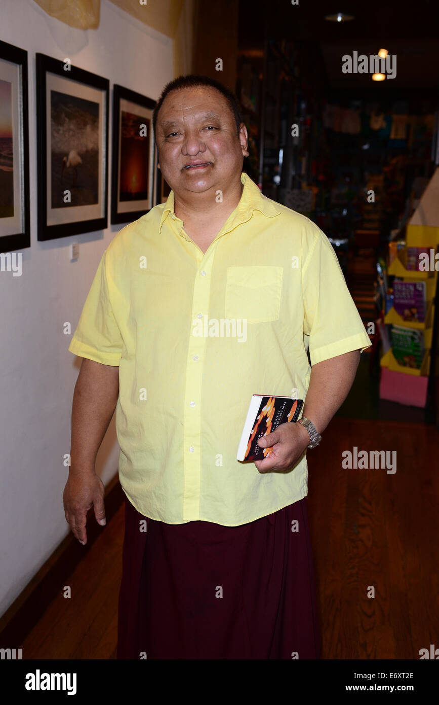 Shamar rinpoche hi-res stock photography and images - Alamy