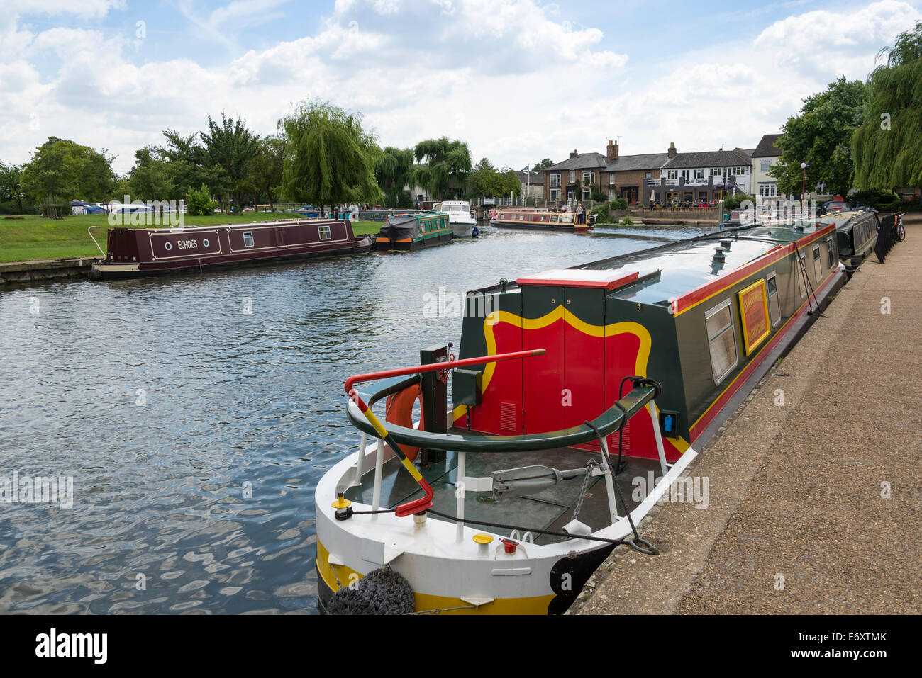 Narrow boat on river ouse hi-res stock photography and images - Alamy