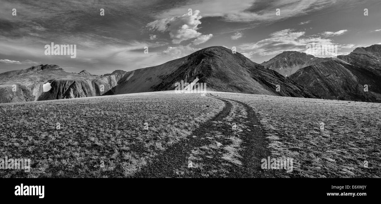 000 feet in elevation hi-res stock photography and images - Alamy