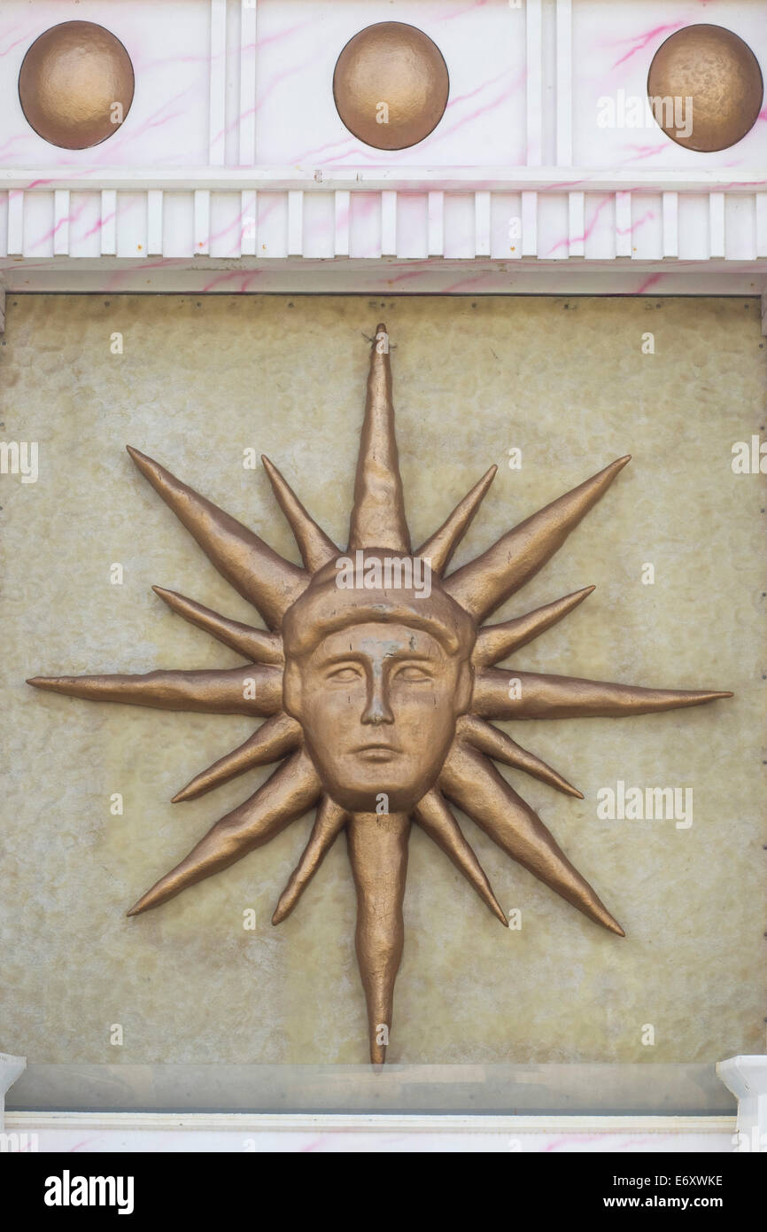 A Golden Sun Statue at the Blackpool Illuminations England Stock Photo ...