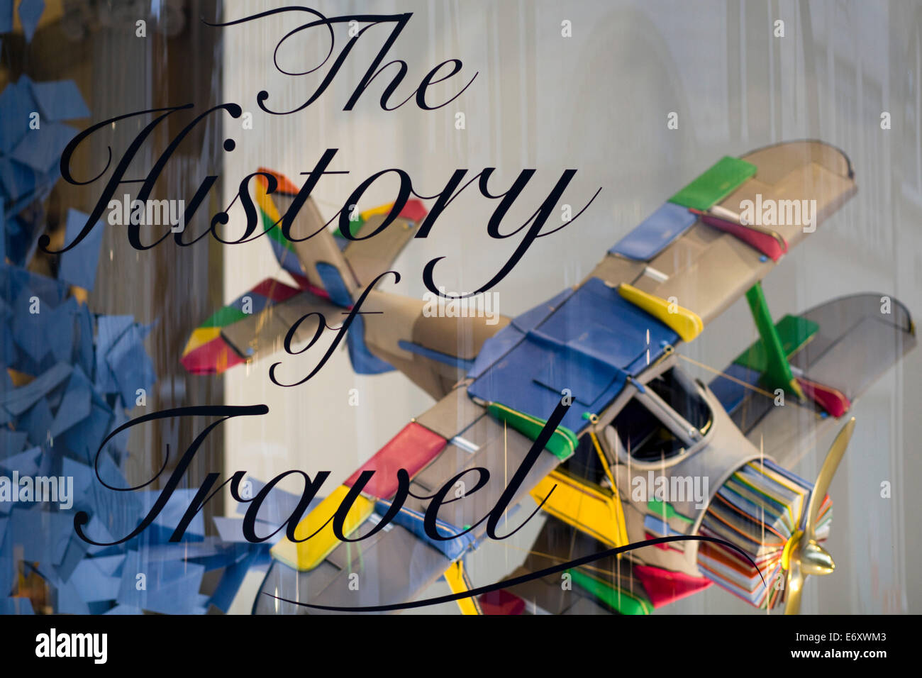 Visual merchandising window hi-res stock photography and images - Alamy