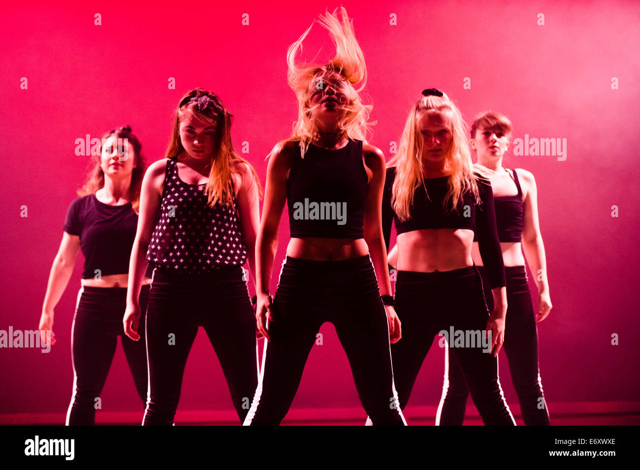 Five school girls hi-res stock photography and images - Alamy