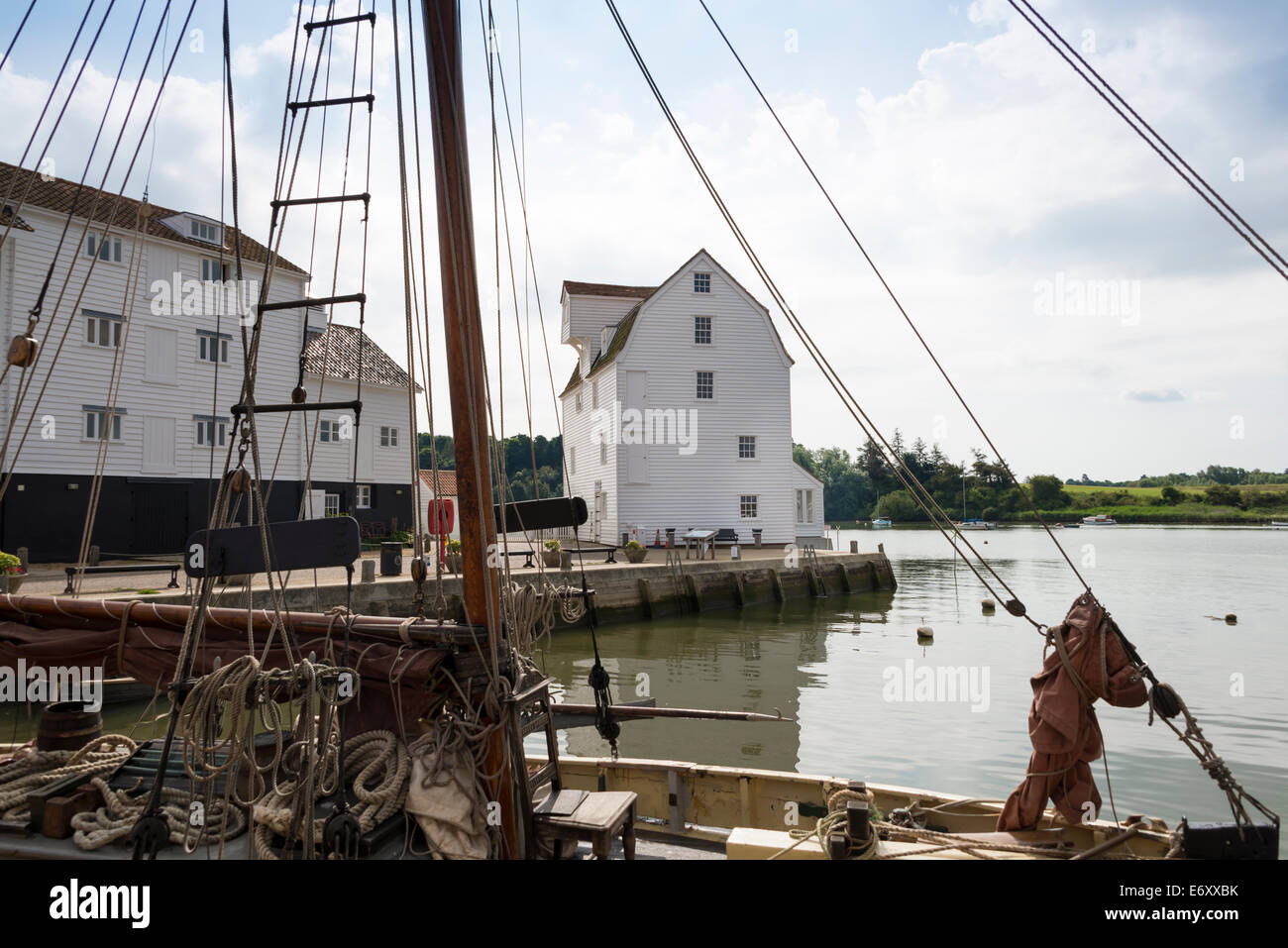 Boat boats woodbridge mooring hi-res stock photography and images - Alamy