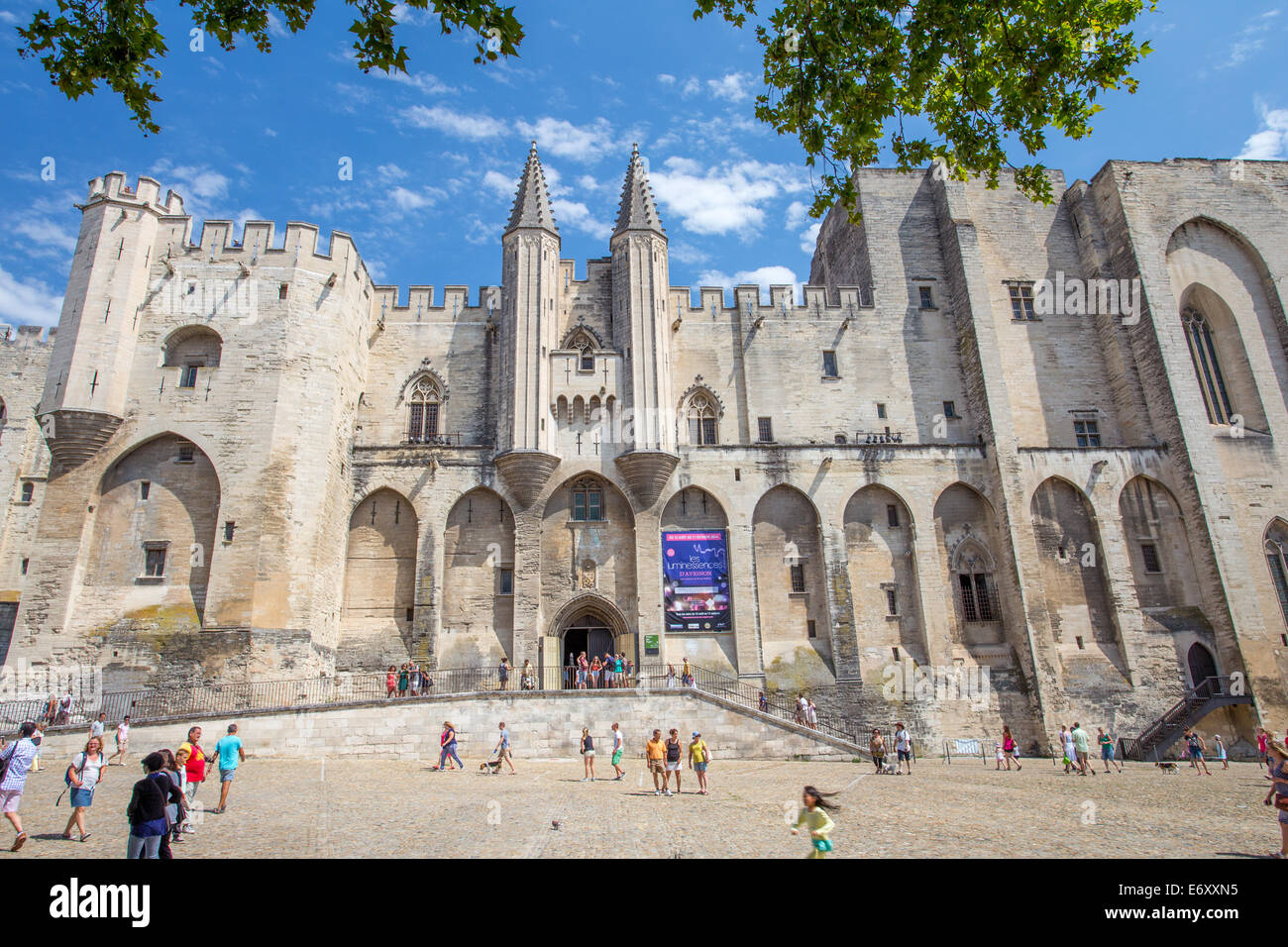 Avignon hi-res stock photography and images - Alamy