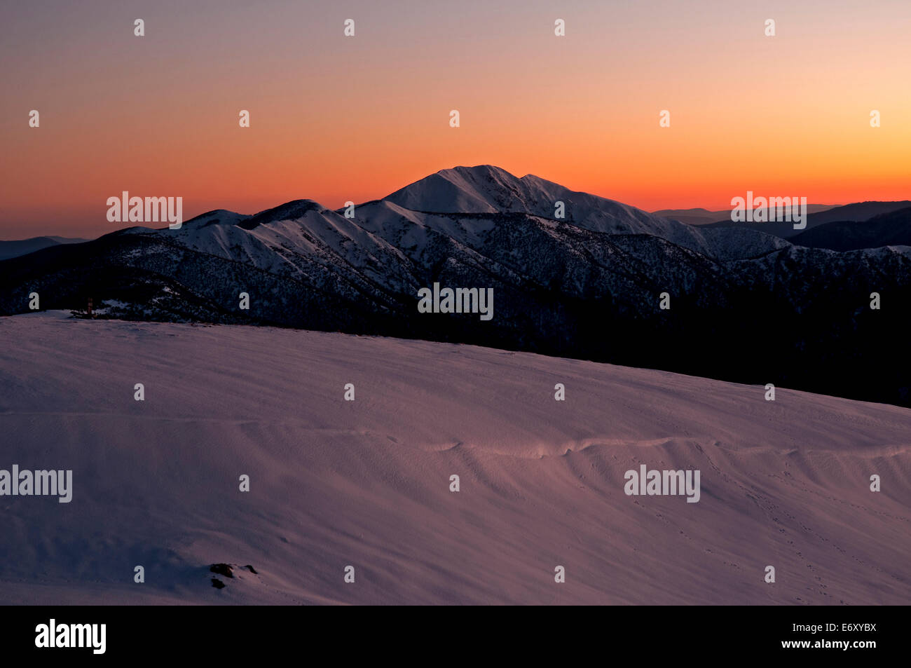 View from Great Alpine Road to Mt. Feathertop, Alpine National Parkl ...