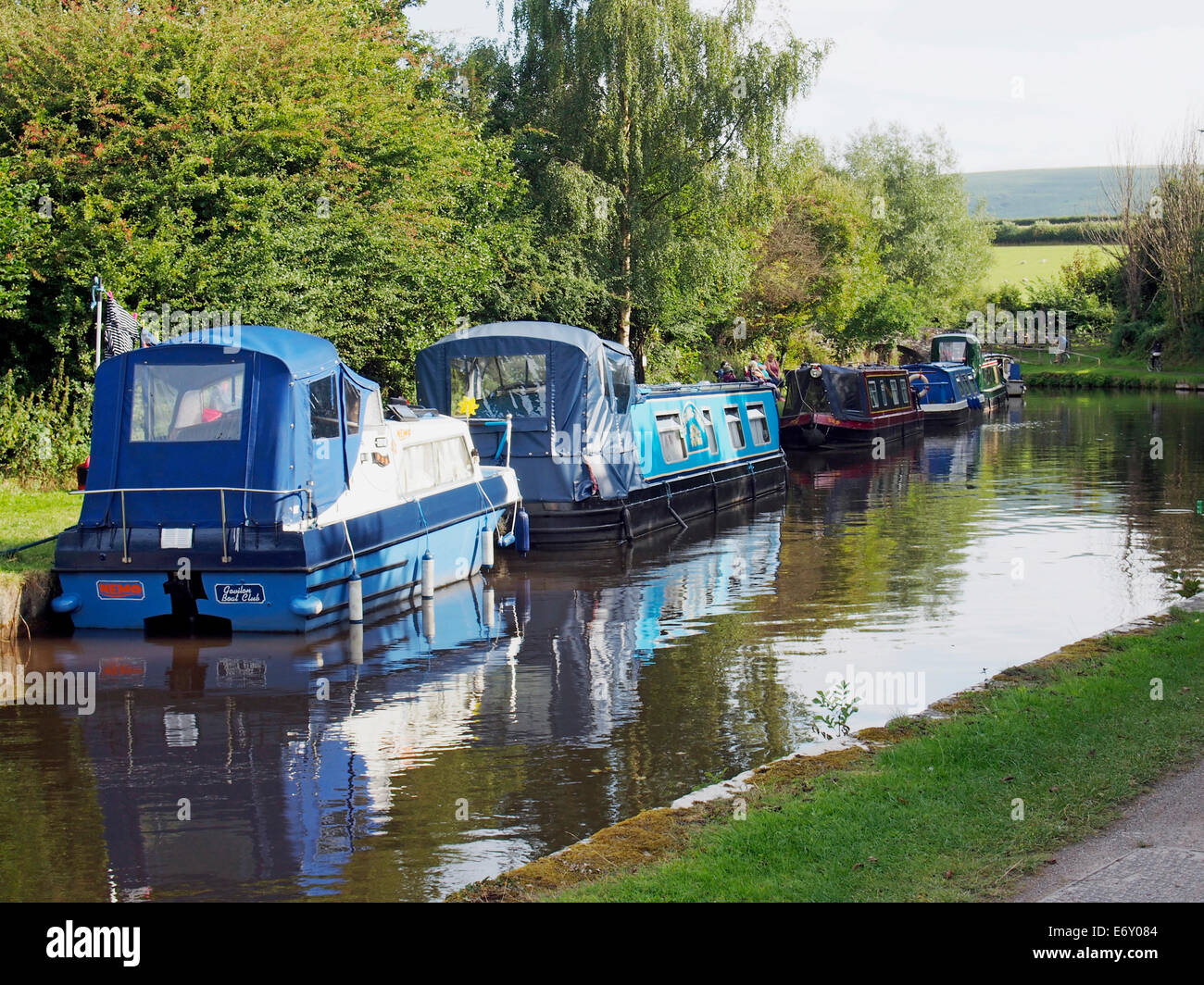 The Monmouthshire & Brecon Canal (Mon & Brec) with pleasure boats ...