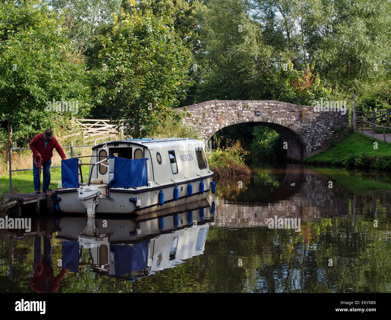 Brecon canal aqueduct hi-res stock photography and images - Alamy