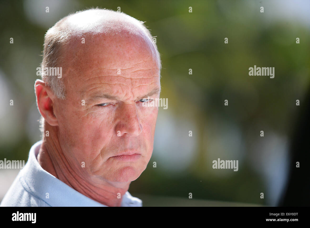 A grumpy old man Stock Photo - Alamy