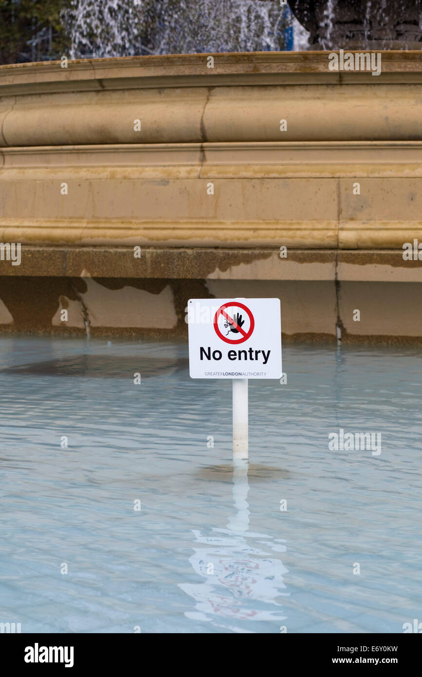 No entry to water in Trafalgar Square London England Stock Photo - Alamy