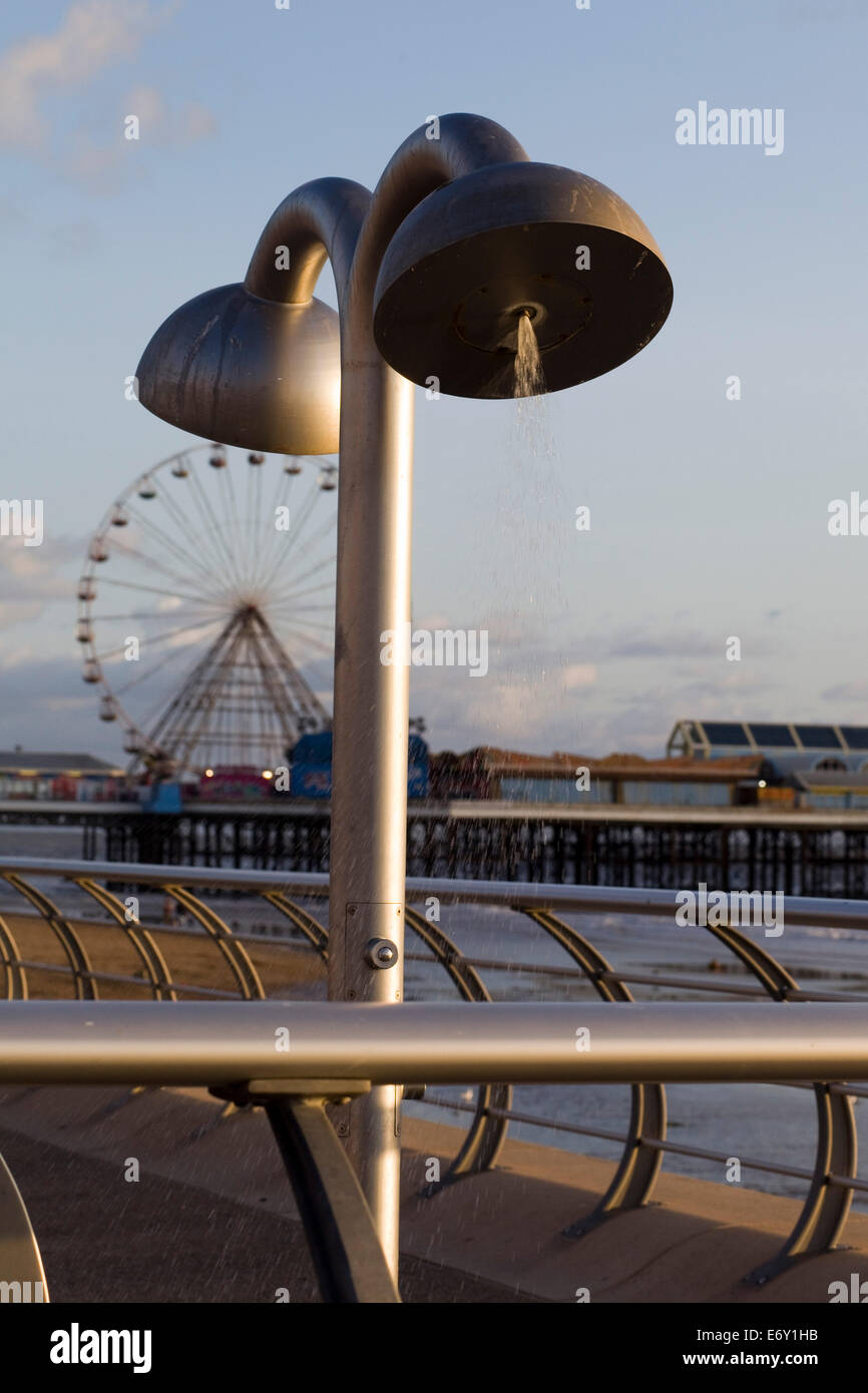 Public shower on beach hi-res stock photography and images - Alamy