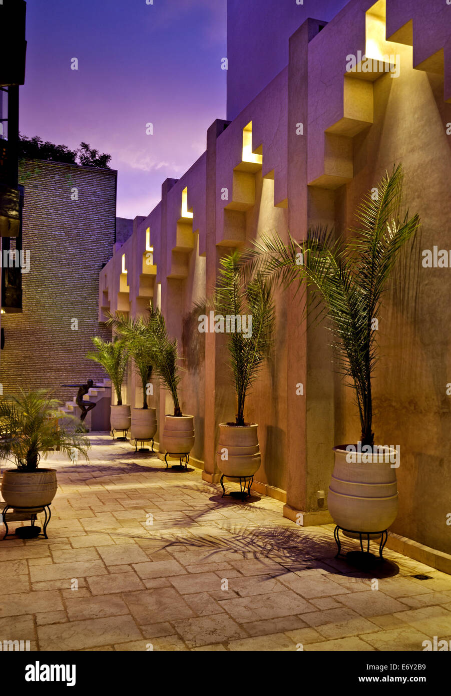 Rear courtyard hi-res stock photography and images - Alamy