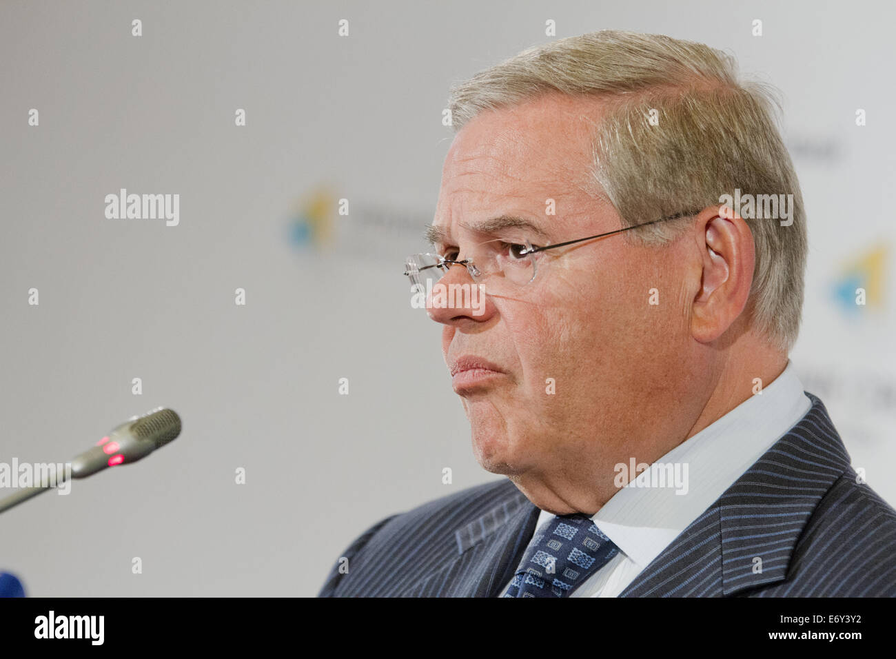 Us senator robert menendez hi-res stock photography and images - Alamy