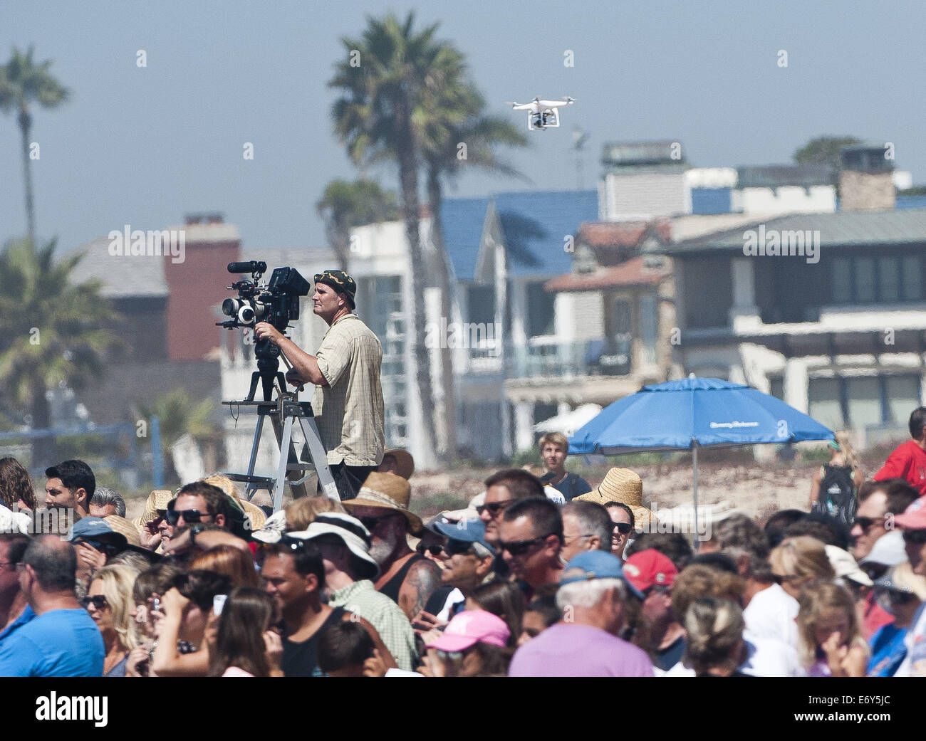 Drone over crowd of people hi-res stock photography and images - Alamy