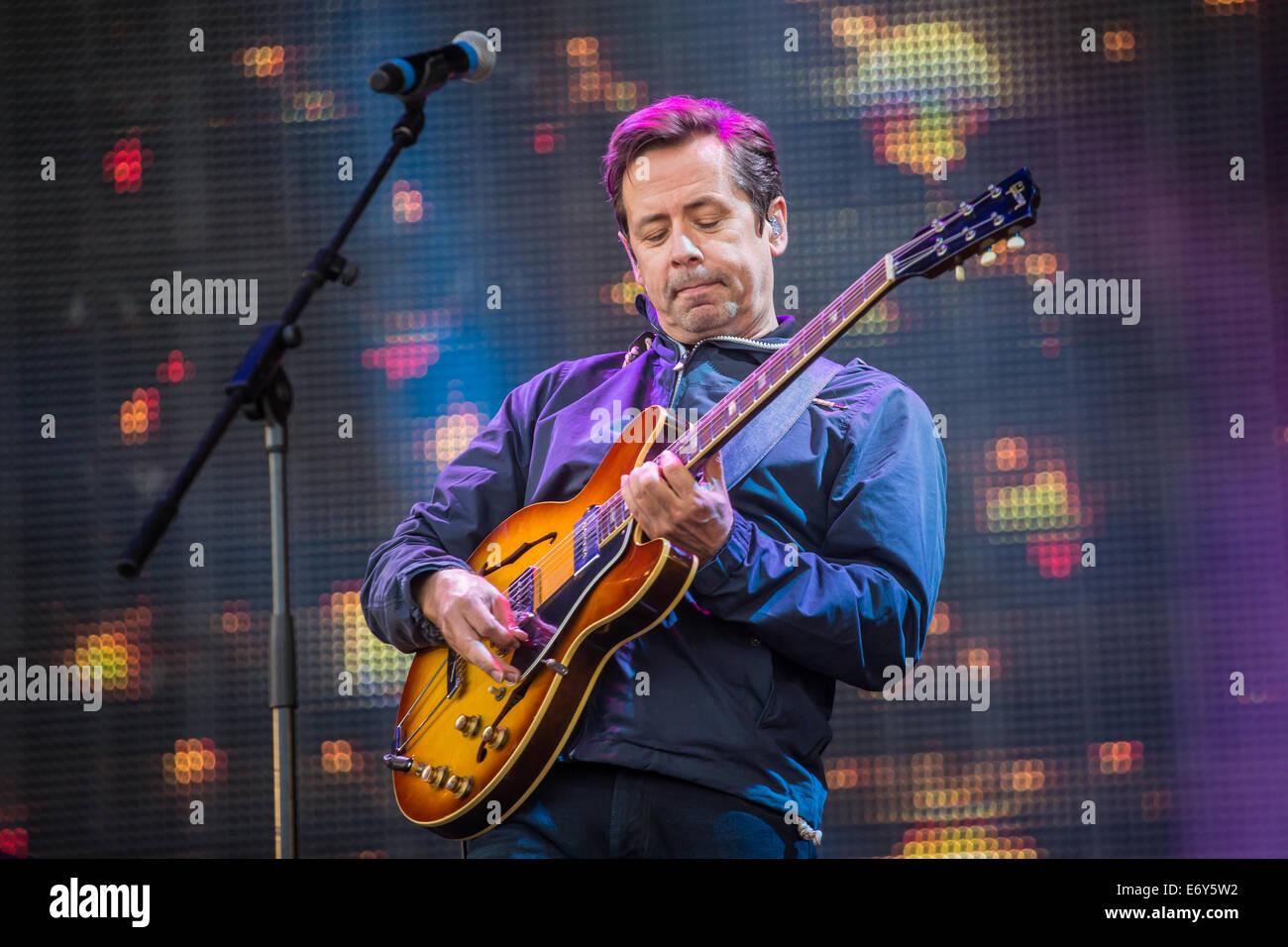 Rick astley 80s hi-res stock photography and images - Alamy