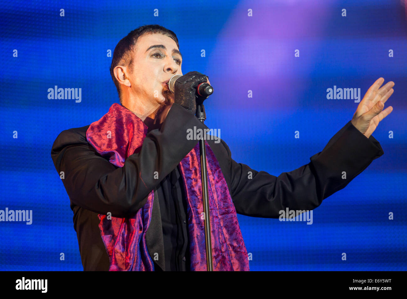 Marc almond hi-res stock photography and images - Alamy