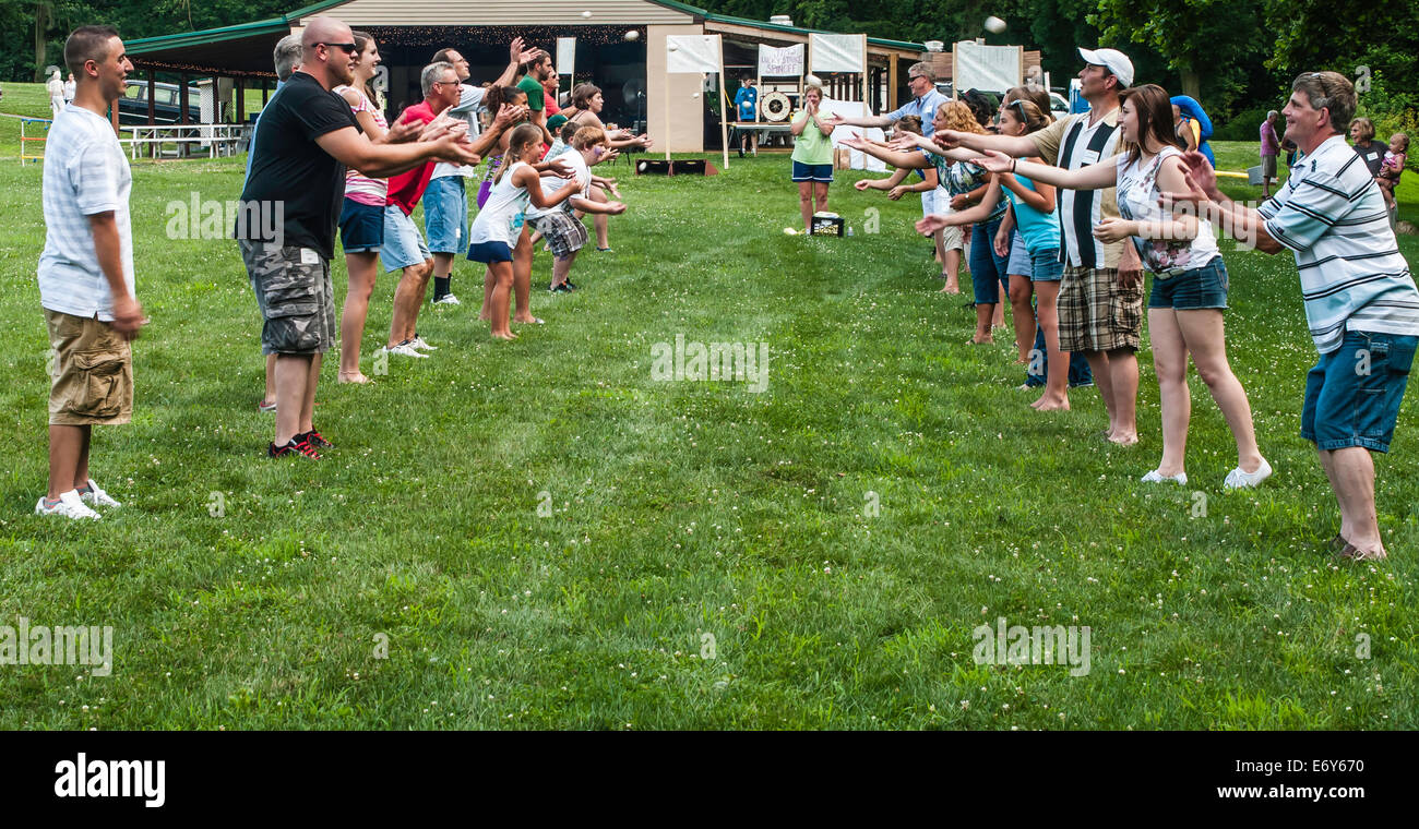 Family picnic reunion fun Stock Photo - Alamy
