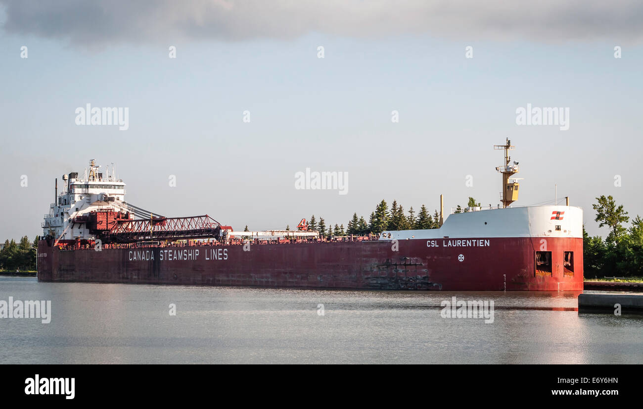 Great Lakes freighter near Niagara on the Lake, Canada Stock Photo - Alamy