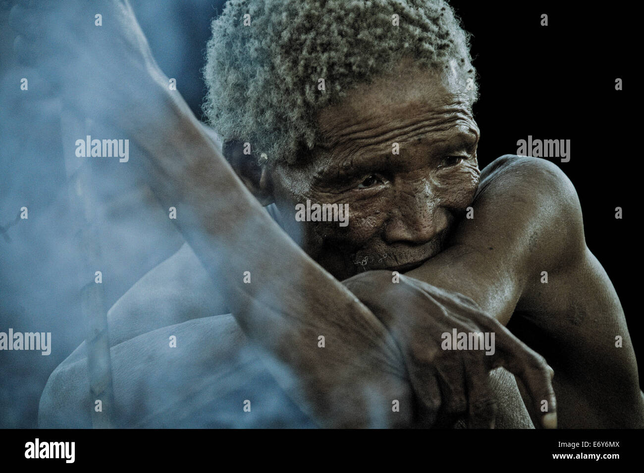San tribe hi-res stock photography and images - Alamy