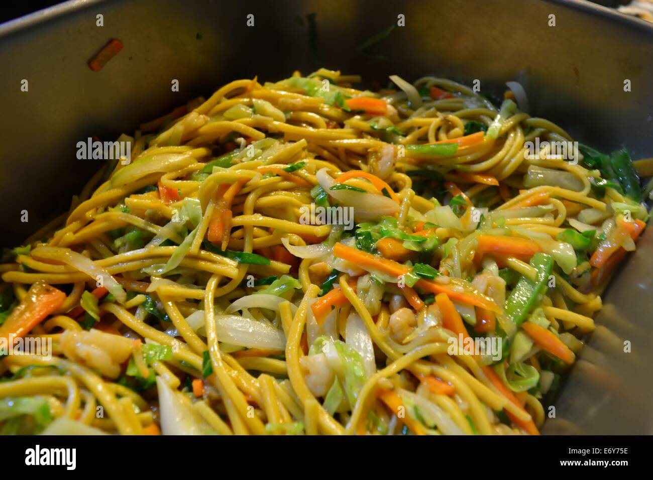 Chowmein hi-res stock photography and images - Alamy